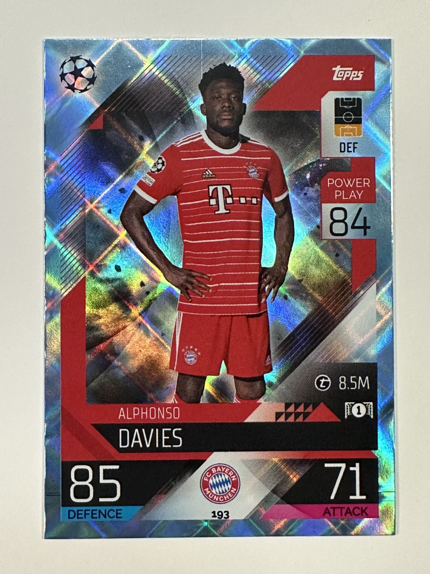 193 Alphonso Davies Base Crystal Foil Parallel (Bayern Munich) Topps M ...